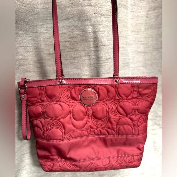 Coach | Bags | Coach Pink Quilted Hampton Tote Bag F7668 Has Wear ...